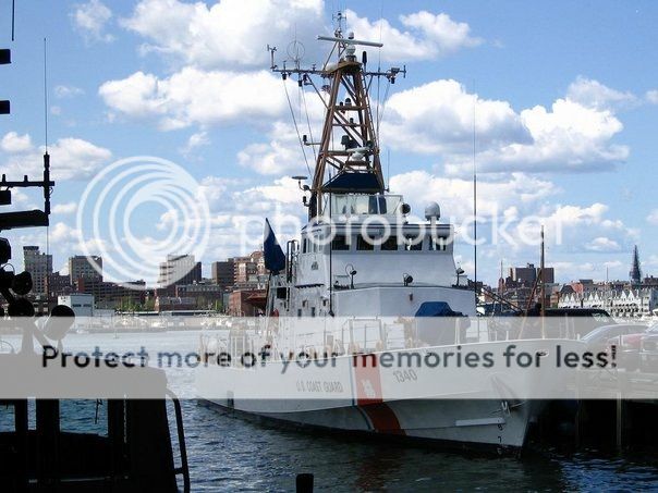 MK38 MOD 2 25MM gun system live fire against attacking fast boat ...